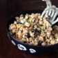 Buggy Caramel Popcorn - The Kitchen Magpie