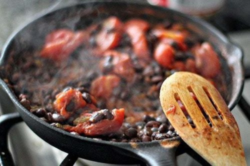 Mexican Bean Breakfast Skillet - The Kitchen Magpie
