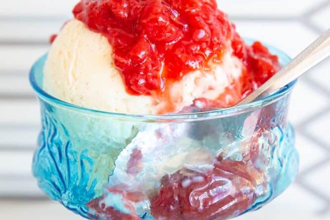 Fast & Easy Strawberry Compote (Strawberry Sauce) - The Kitchen Magpie