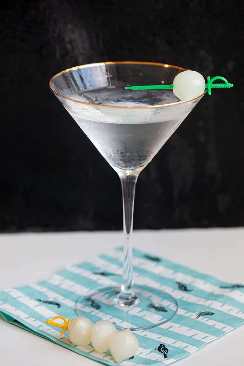 How to Make a Gibson Cocktail - The Kitchen Magpie