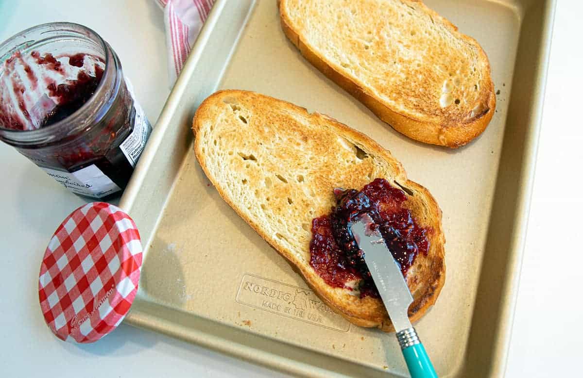 How To Make Toast In The Oven The Kitchen Magpie How To Make Toast In The Oven The Kitchen Magpie