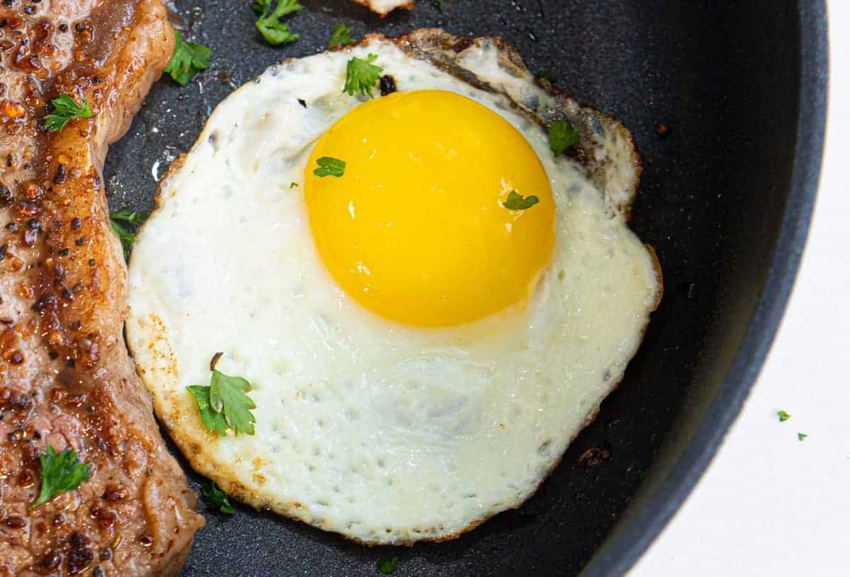 Perfect Sunny Side Up Eggs | The Kitchen Magpie Perfect Sunny Side Up Eggs | The Kitchen Magpie
