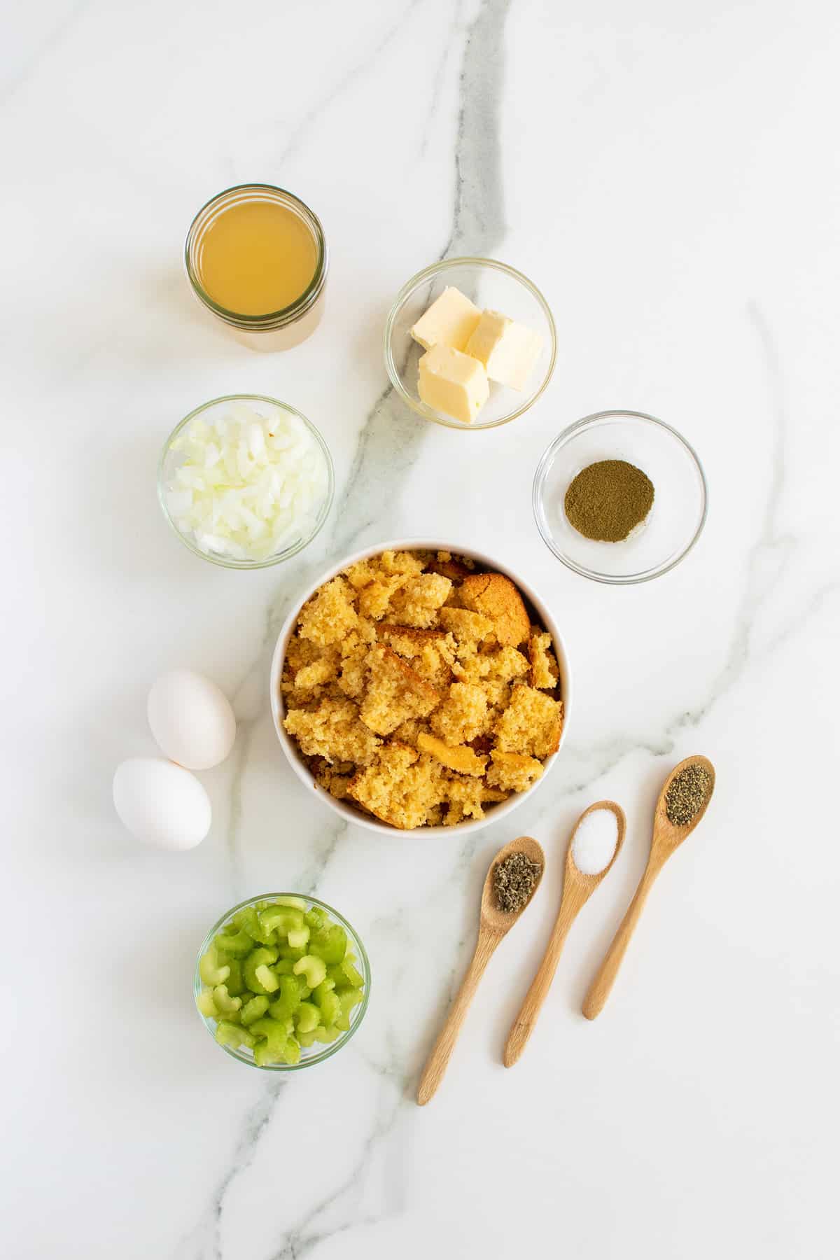 Cornbread Dressing - The Kitchen Magpie