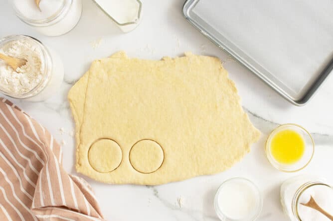 Buttermilk Biscuits - The Kitchen Magpie