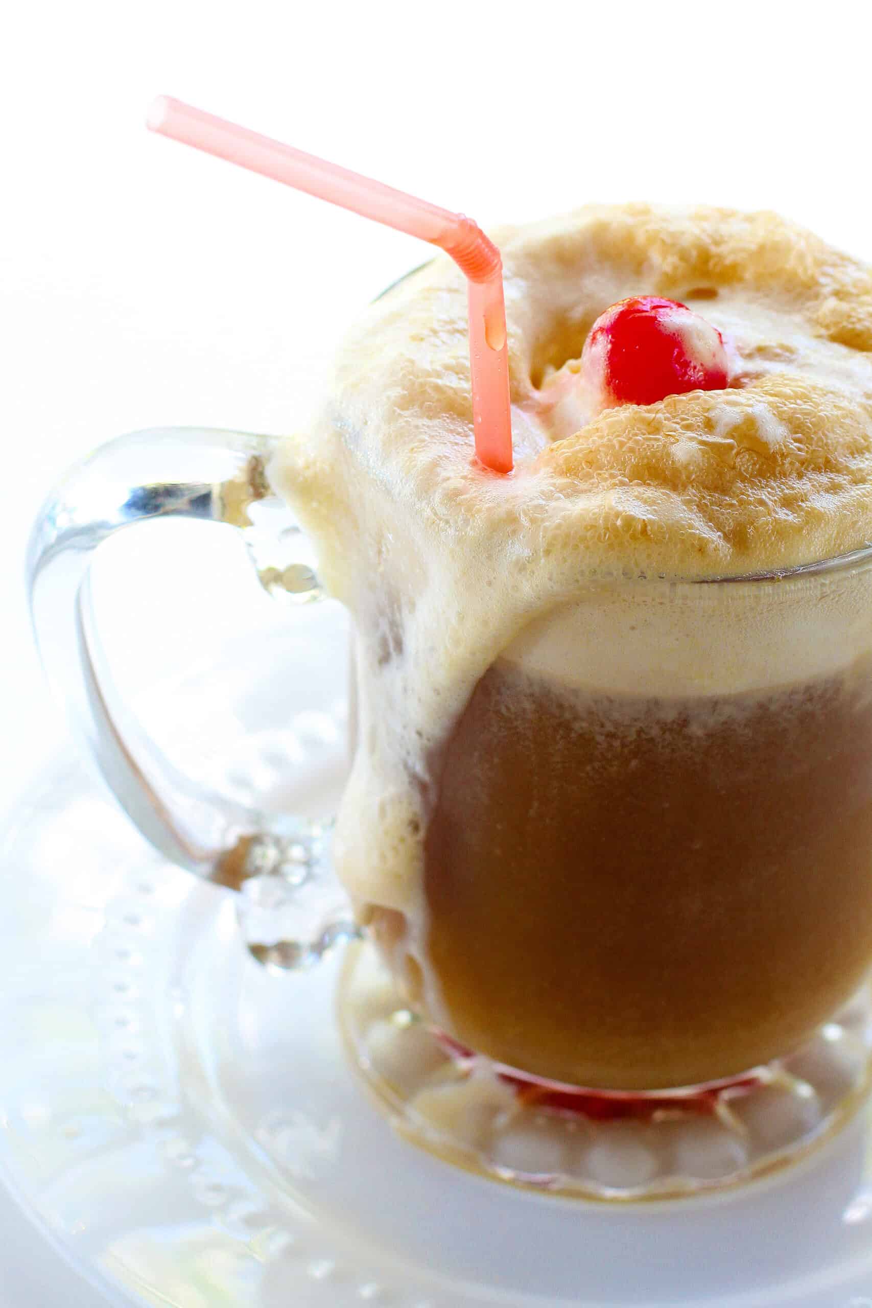 Bourbon Root Beer Ice Cream Floats - The Kitchen Magpie