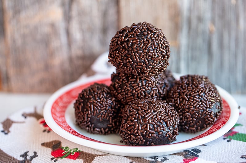 The Best Chocolate Rum Balls Recipe - The Kitchen Magpie