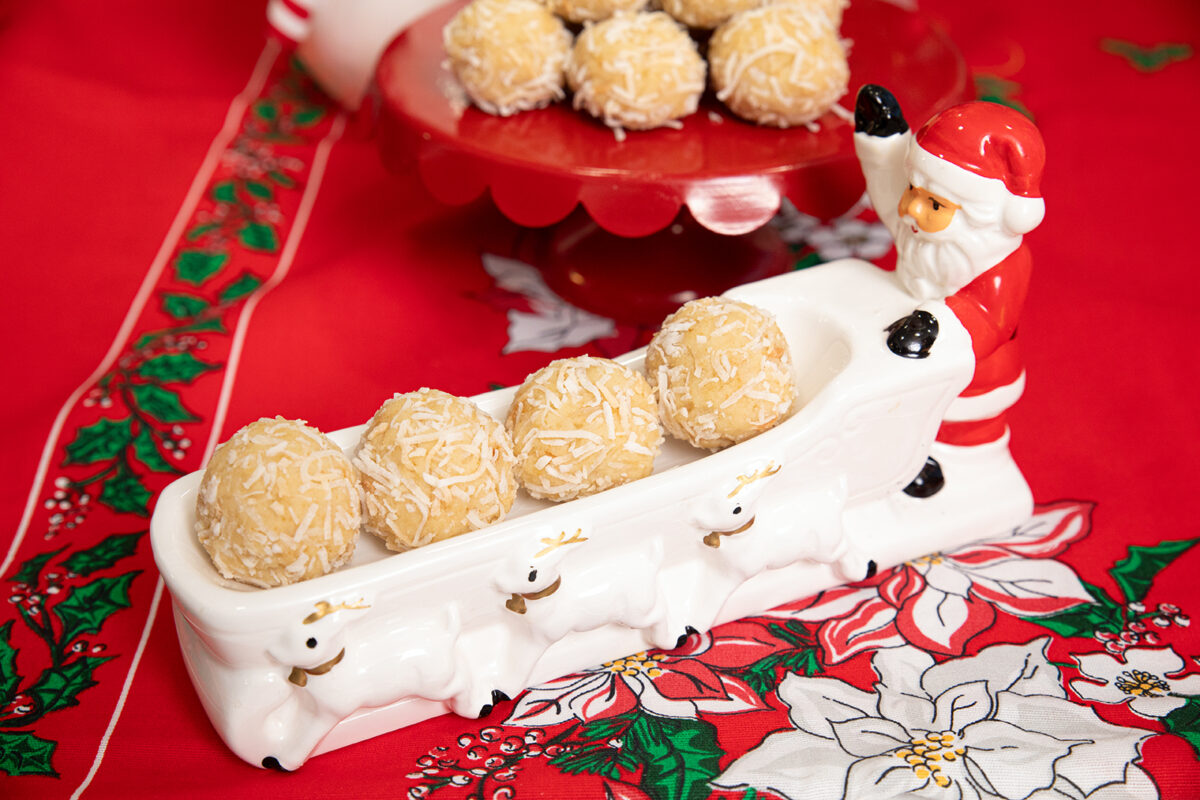 Coconut Malibu Rum Balls - The Kitchen Magpie